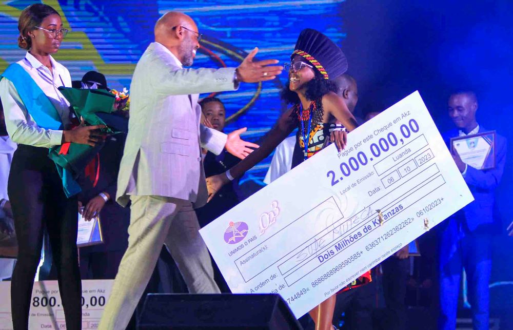 Concorrente do Namibe vence edição 2023 do Top dos Mais Queridos ...